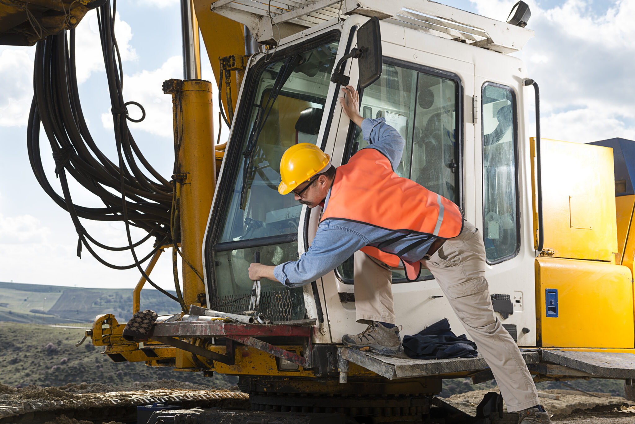 Heavy Equipment Accident Lawyers | Emery Reddy